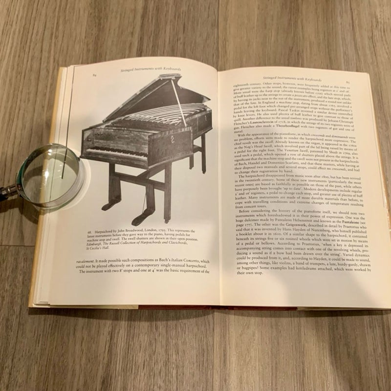 Musical Instruments of the West by Mary Remnant, Hardcover | Pangobooks