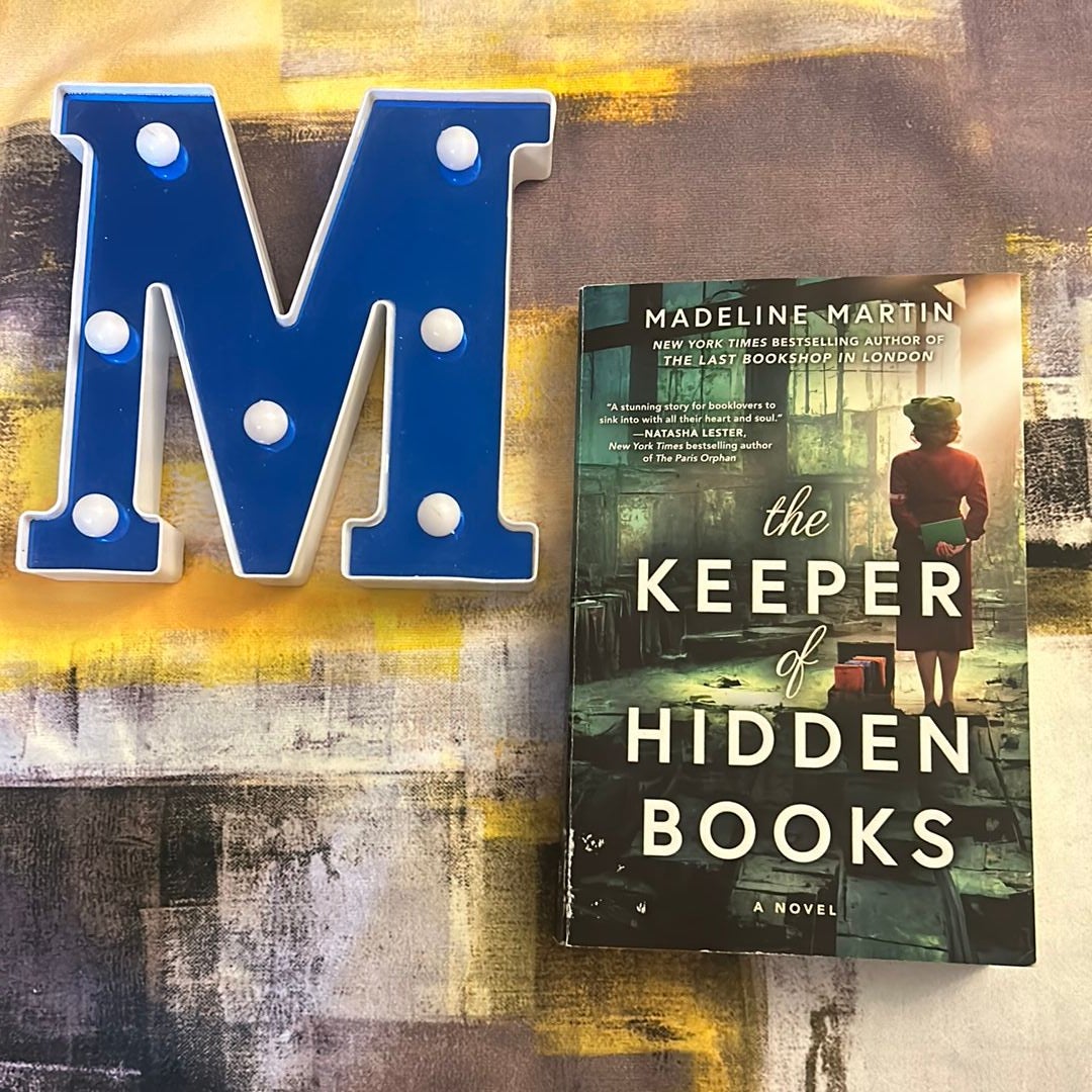 The Keepers of Hidden Books by Madeline Martin, Paperback | Pangobooks