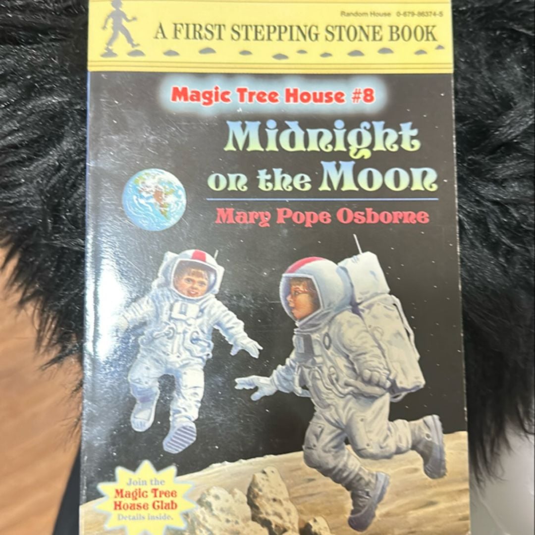 Midnight on the Moon by Mary Pope Osborne , Paperback | Pangobooks