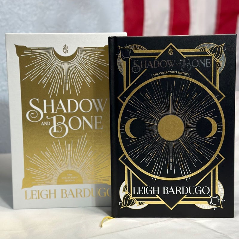 Shadow and bone collectors edition by Leigh Bardugo, Hardcover | Pangobooks