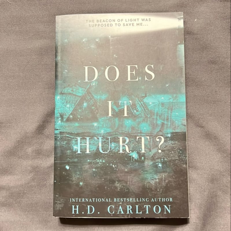Does It Hurt? by H. D. Carlton, Paperback | Pangobooks