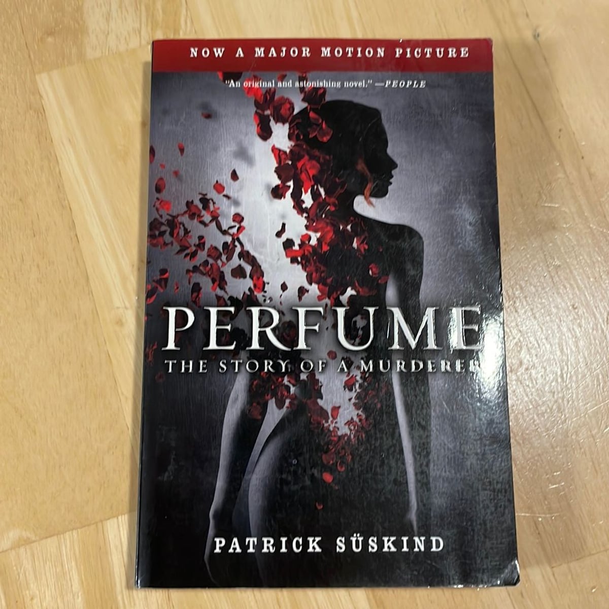 Perfume by Patrick Süskind, Paperback | Pangobooks