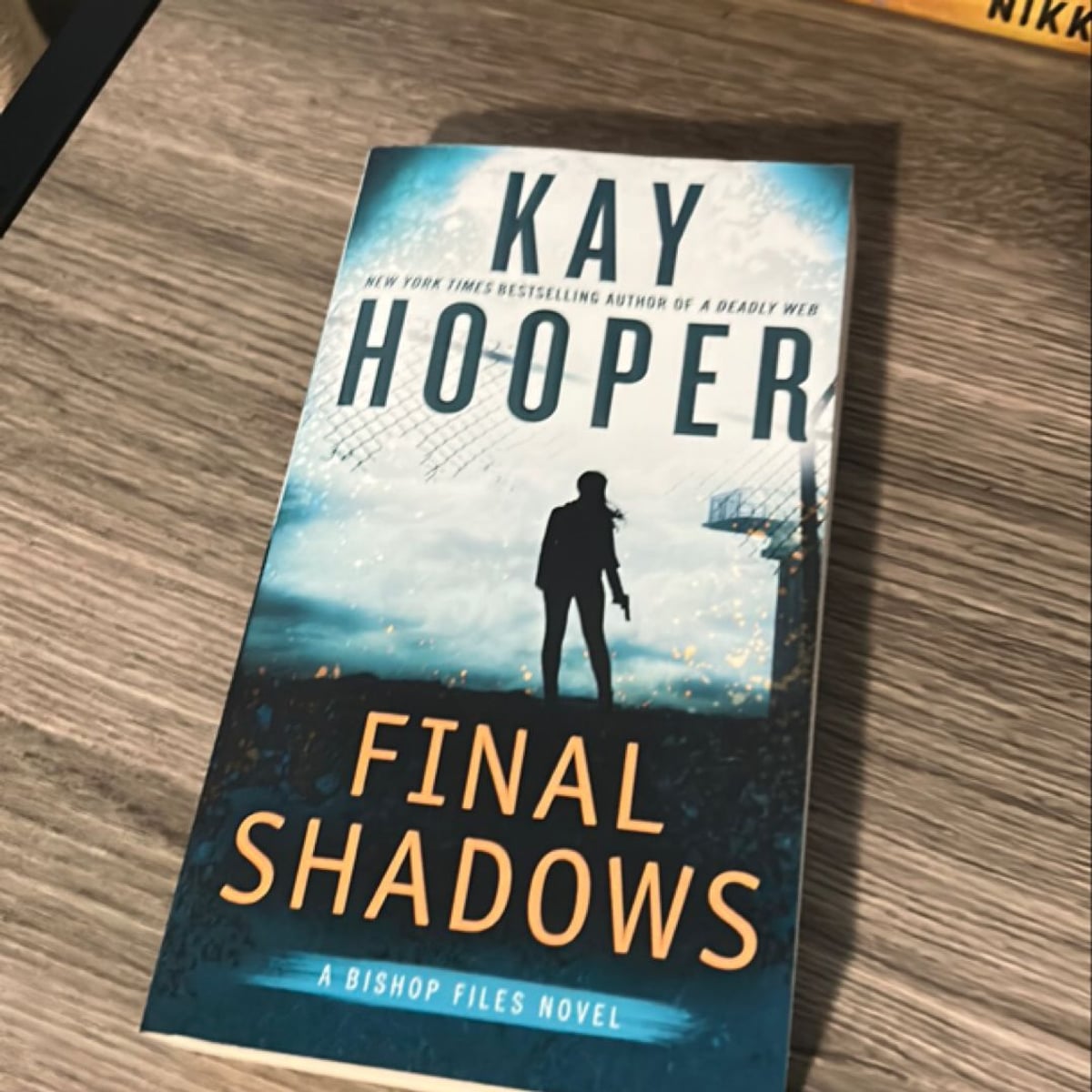Final Shadows by Kay Hooper