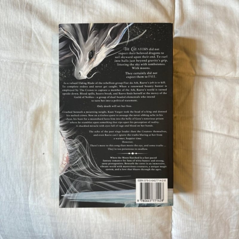 When the Moon Hatched by Sarah A. Parker, Paperback | Pangobooks