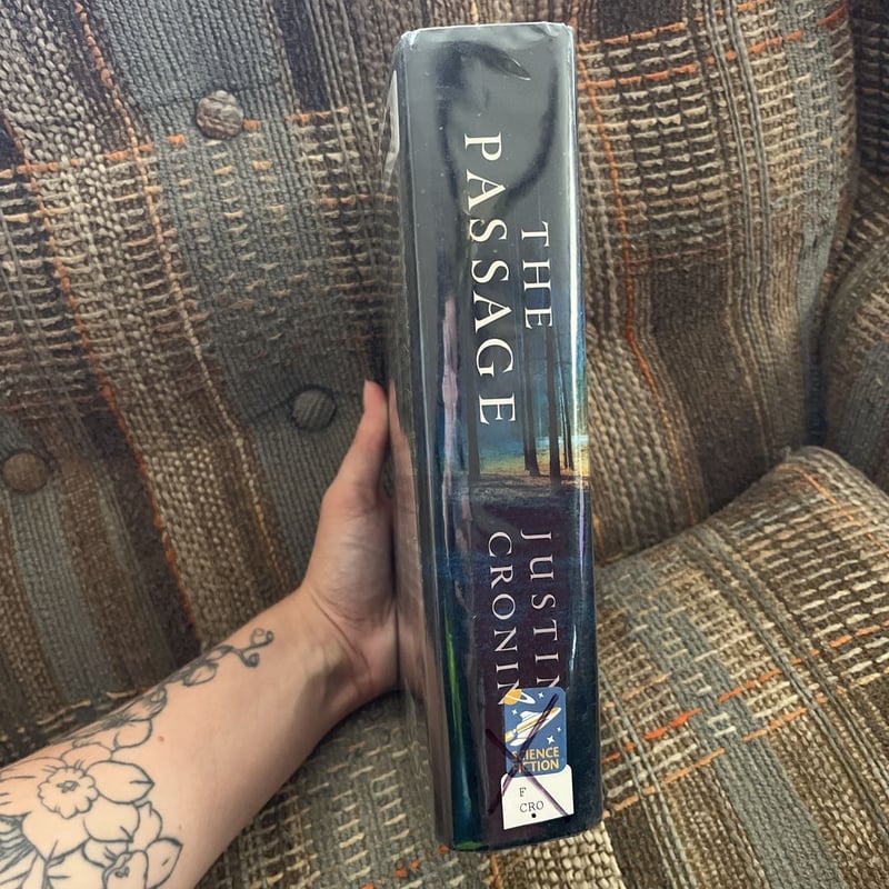 The Passage by Justin Cronin, Hardcover | Pangobooks