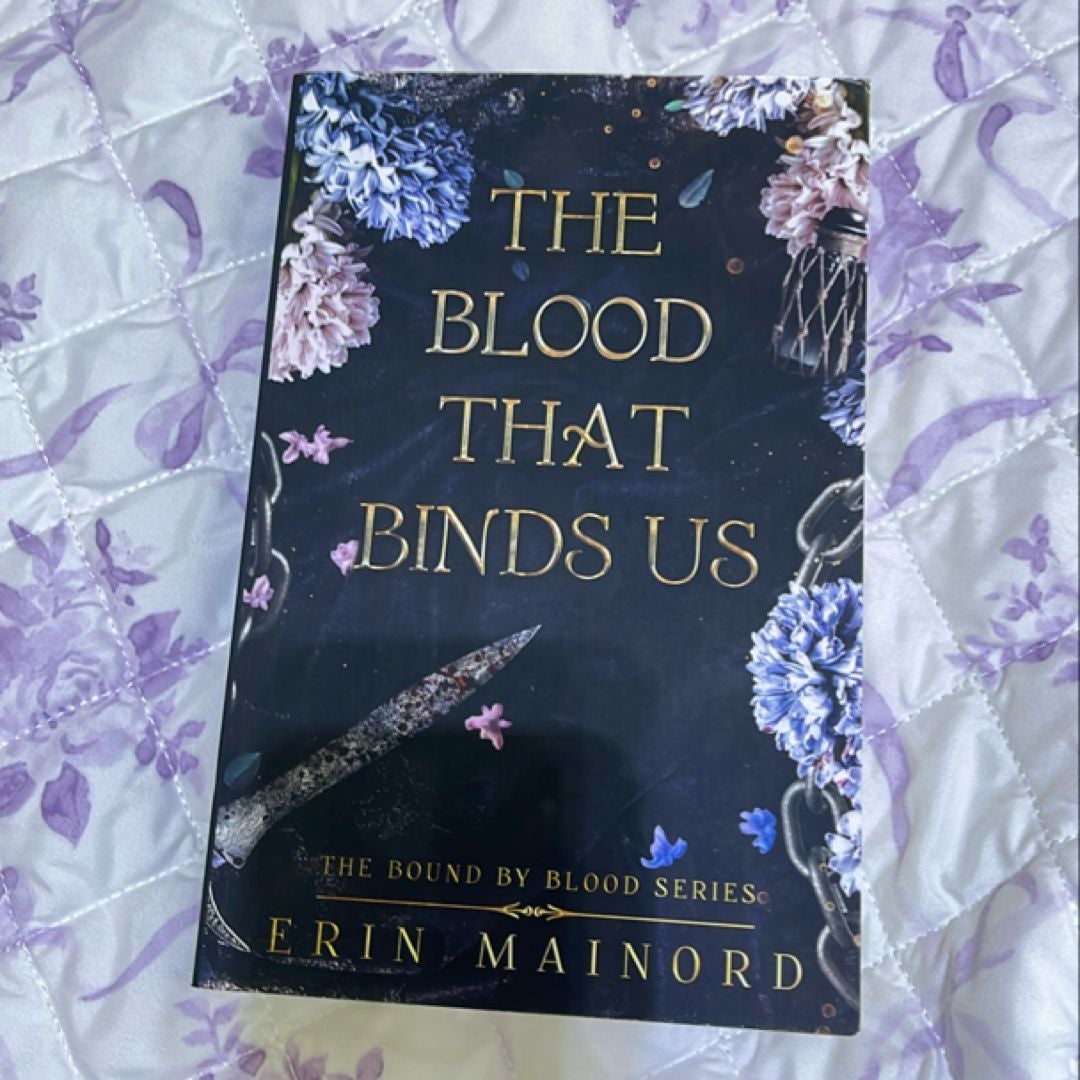The Blood That Binds Us by Erin Mainord, Paperback | Pangobooks