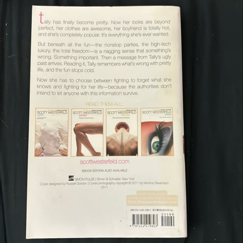 Pretties by Scott Westerfeld, Paperback | Pangobooks