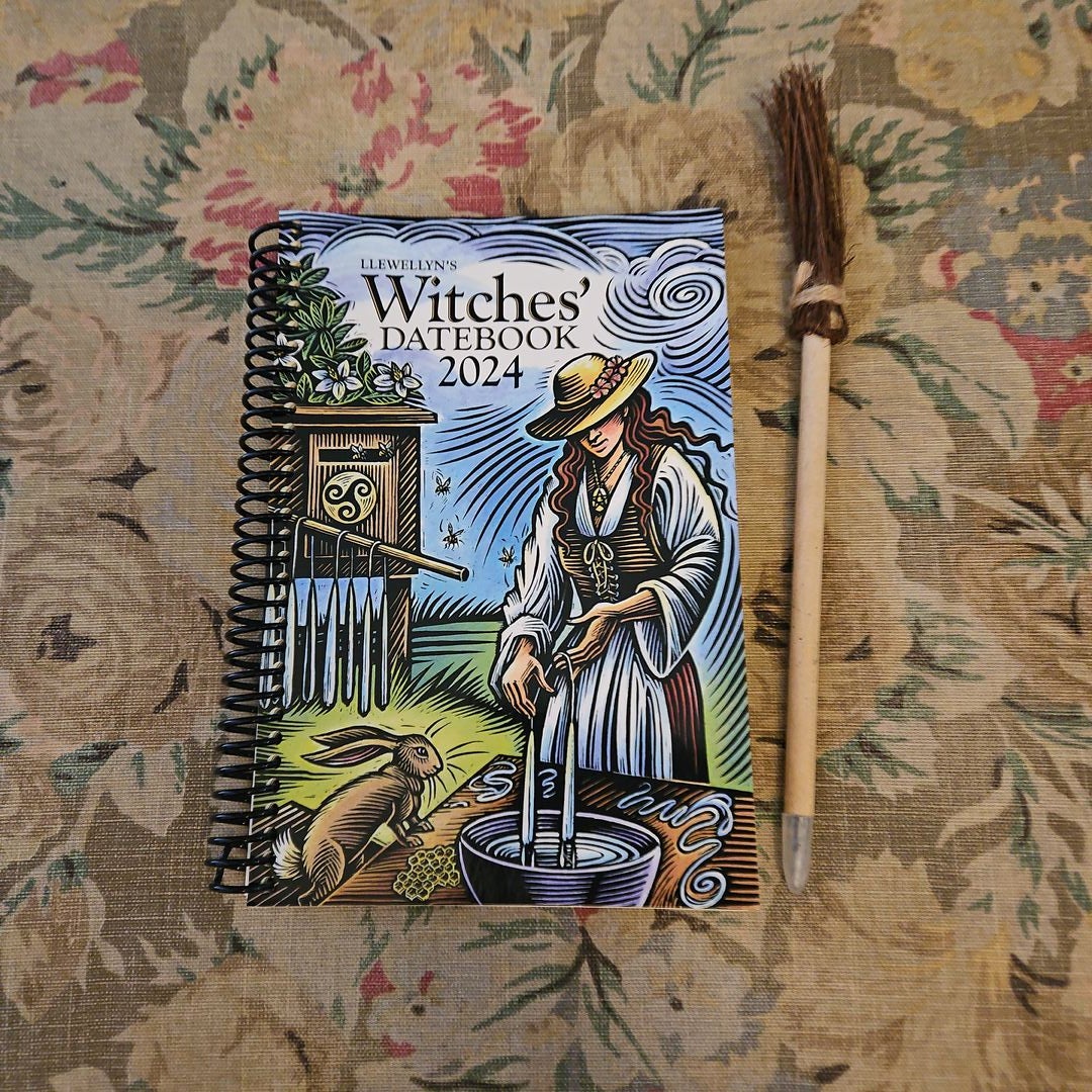 Llewellyn's 2021 Witches' Datebook by Mickie Mueller, Charlynn Walls ...