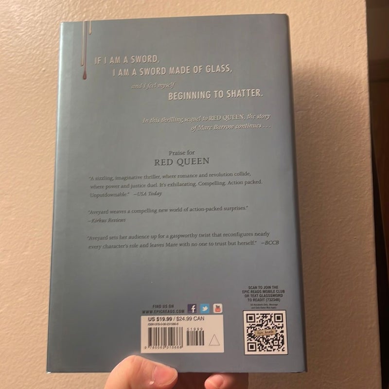 Glass Sword by Victoria Aveyard, Hardcover | Pangobooks