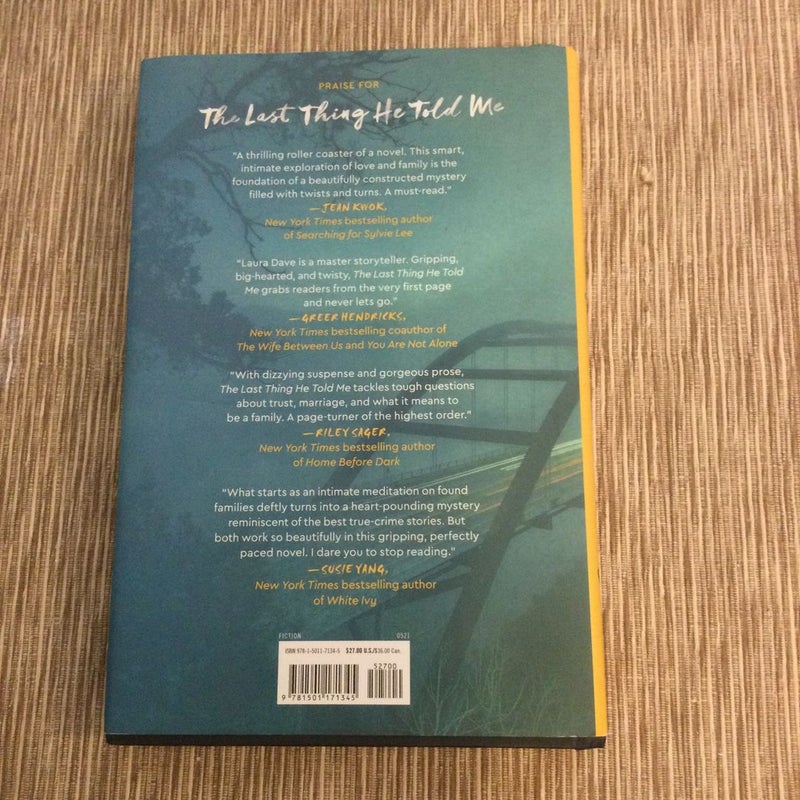 The Last Thing He Told Me by Laura Dave, Hardcover | Pangobooks