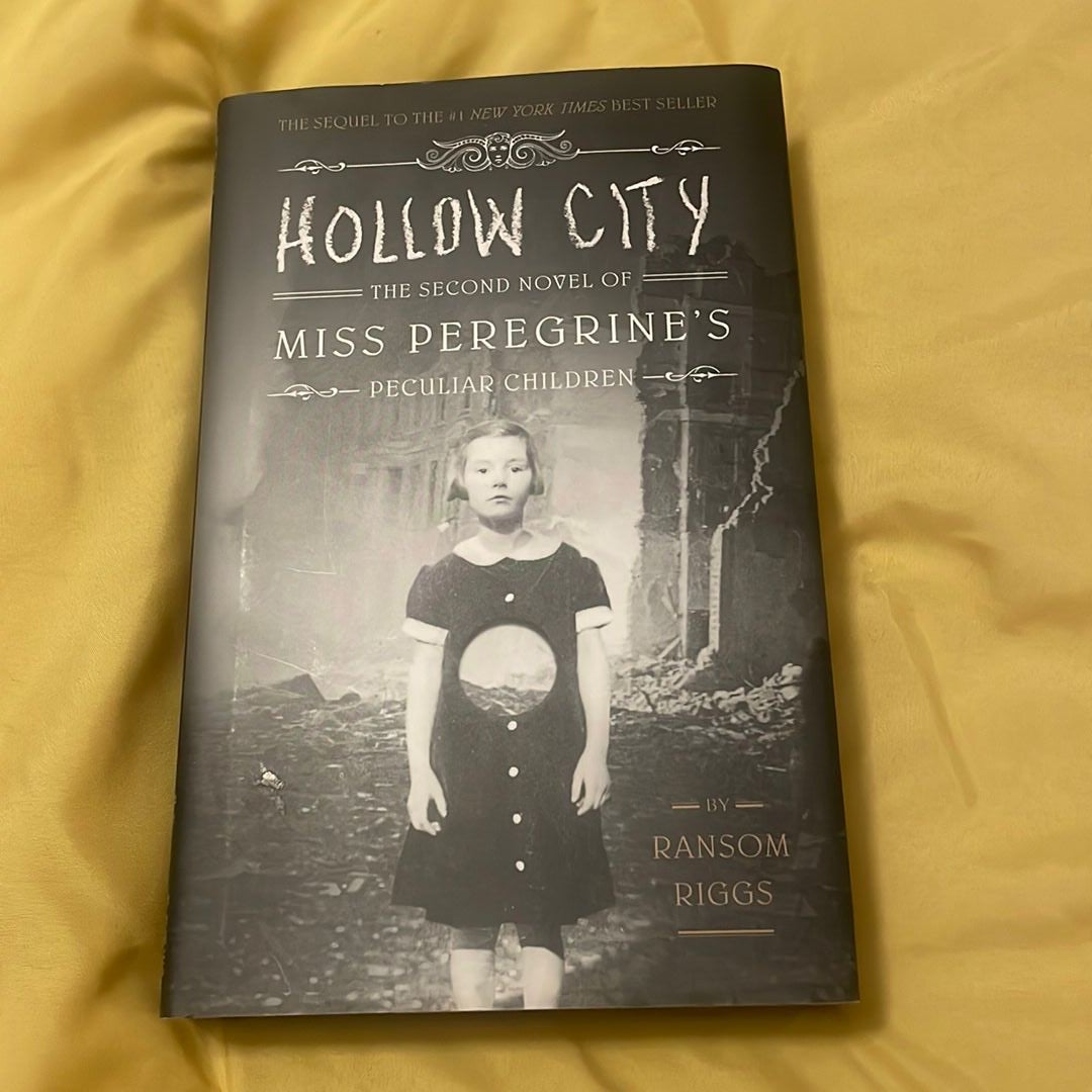 Hollow City by Ransom Riggs (Illustrator), Hardcover | Pangobooks