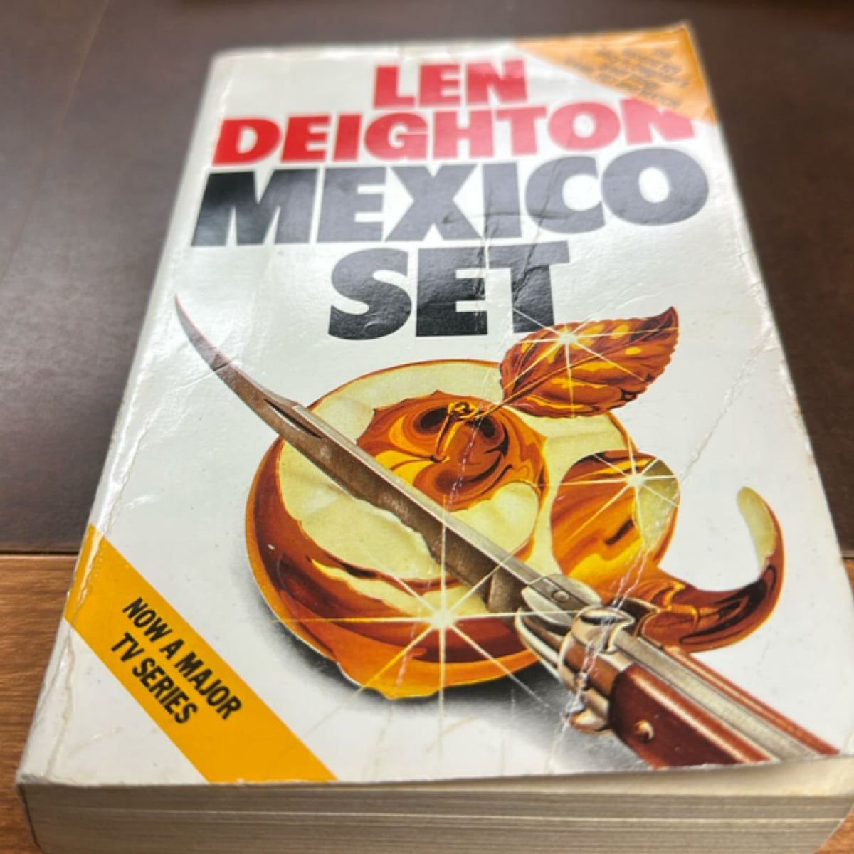 Mexico Set by Len Deighton