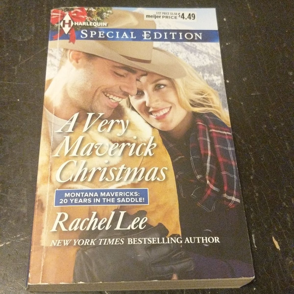 A Very Maverick Christmas by Rachel Lee, Paperback | Pangobooks