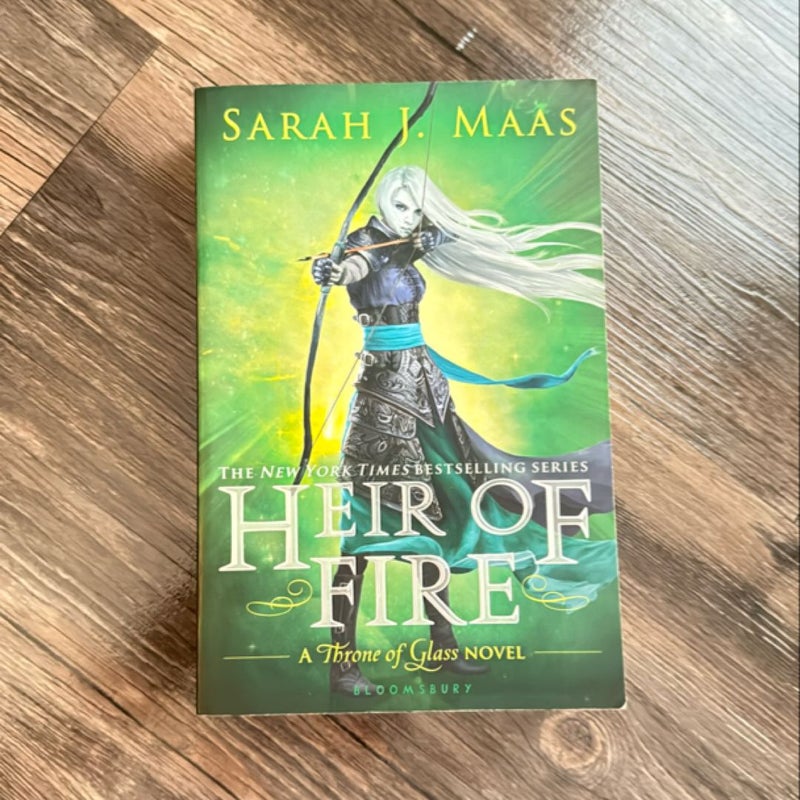 Heir of Fire by Sarah J. Maas, Paperback | Pangobooks