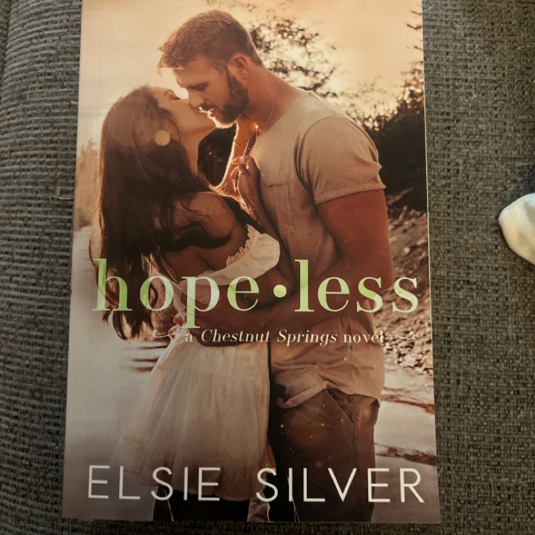 Hopeless (OOP Cover) by Elsie Silver, Paperback | Pangobooks
