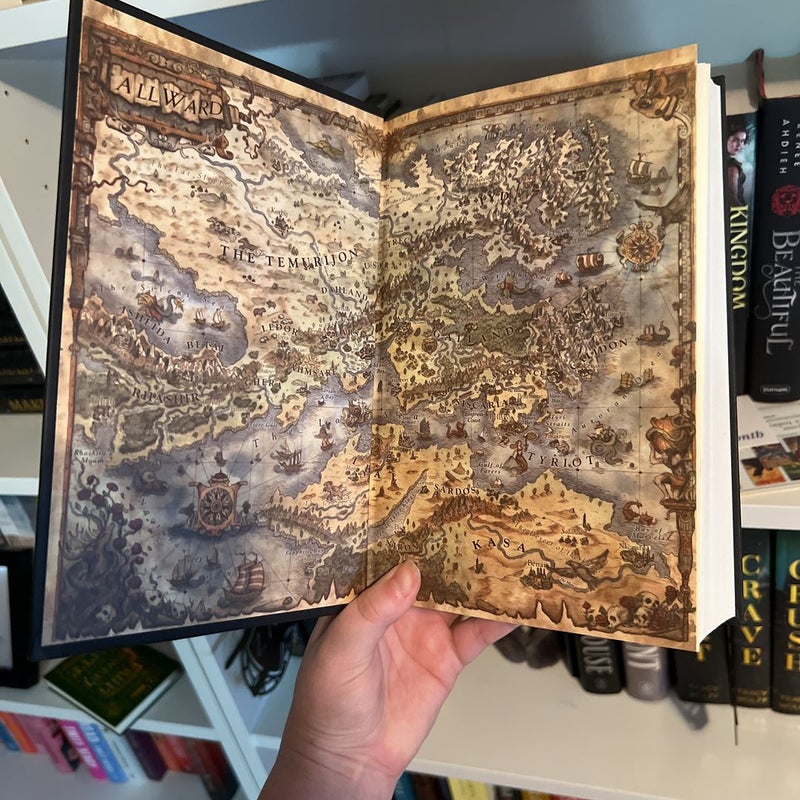 Realm Breaker by Victoria Aveyard, Hardcover | Pangobooks