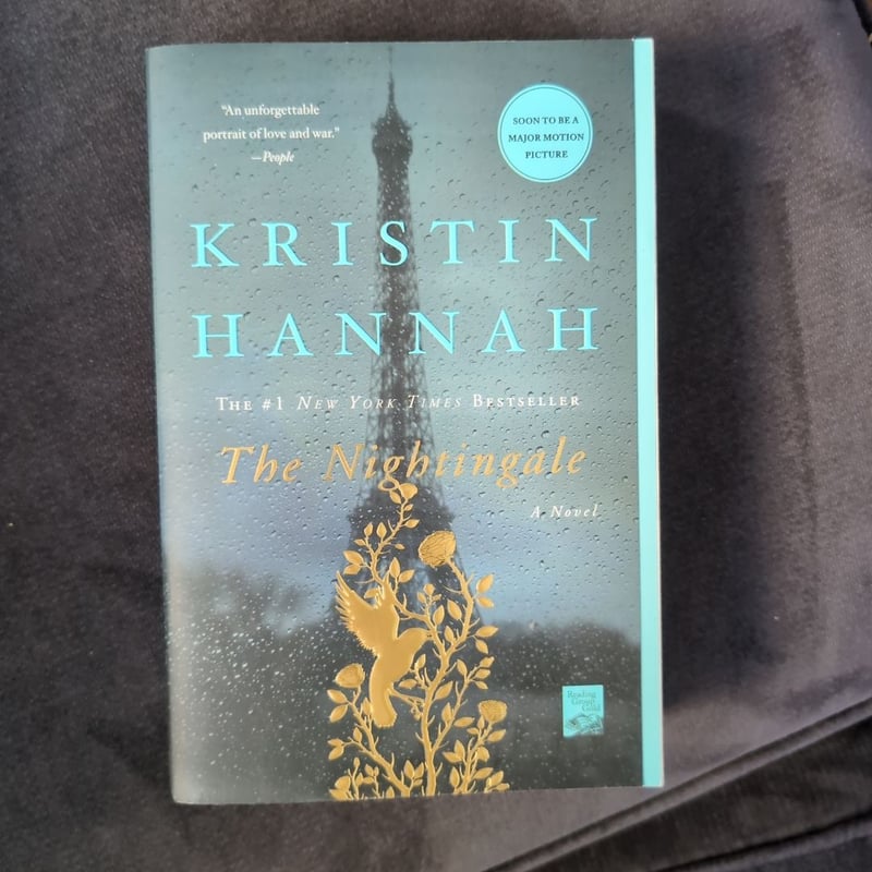 The Nightingale by Kristin Hannah, Paperback | Pangobooks