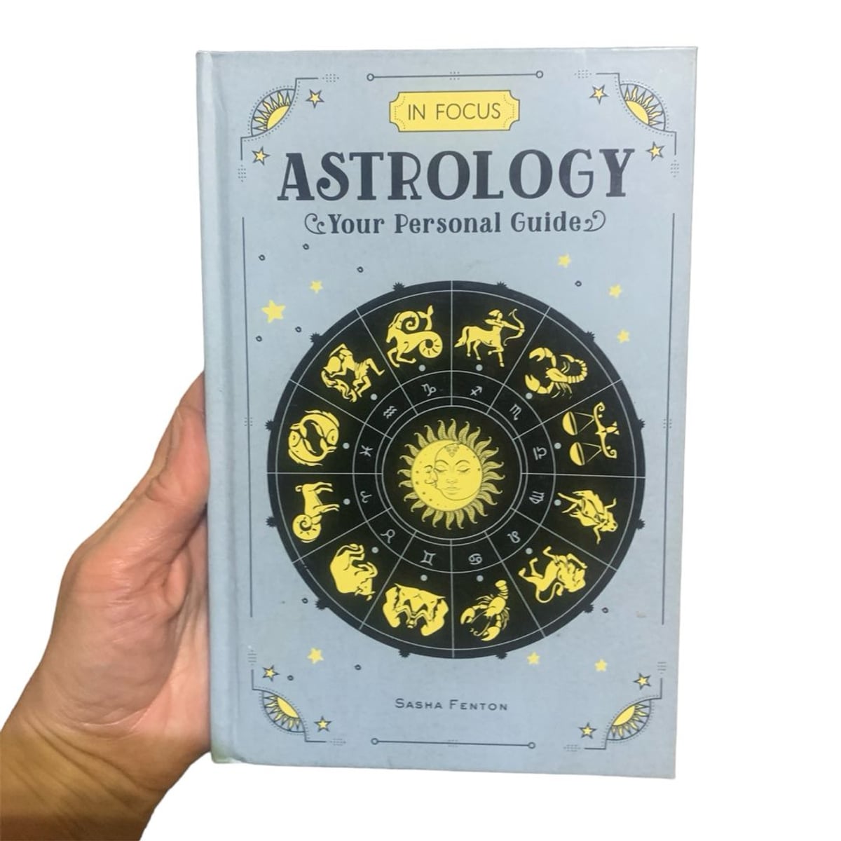 In Focus Astrology by Sasha Fenton, Hardcover | Pangobooks