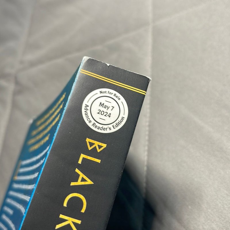 Black Shield Maiden ARC by Willow Smith, Paperback | Pangobooks