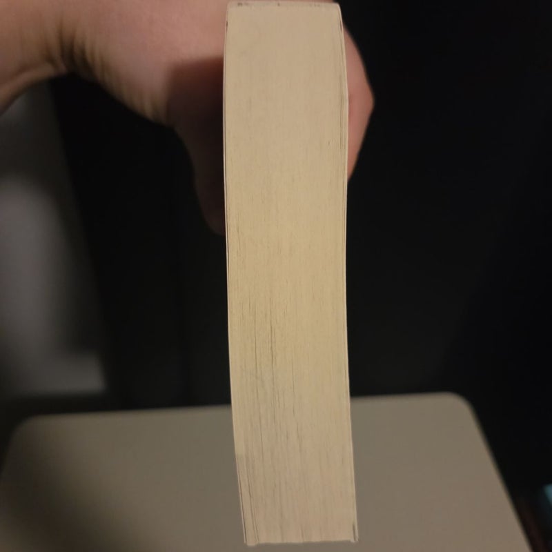 A Court of Thorns and Roses by Sarah J. Maas, Paperback | Pangobooks