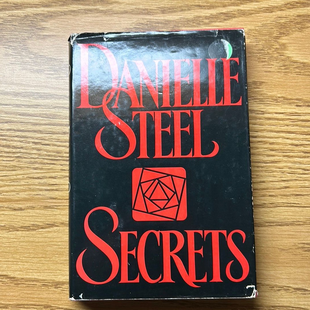 Secrets by Danielle Steel, Hardcover | Pangobooks