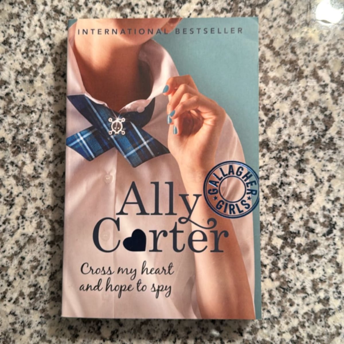 Cross my heart and hope to spy by , Paperback | Pangobooks