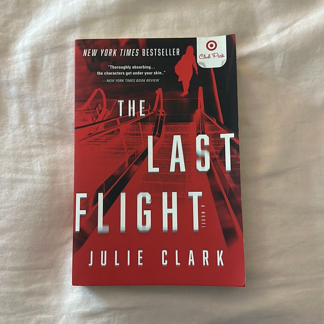The Last Flight by Julie Clark, Paperback | Pangobooks