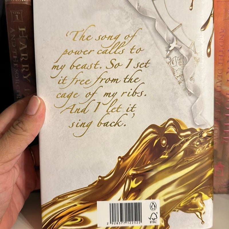 Gold by Raven Kennedy, Hardcover | Pangobooks