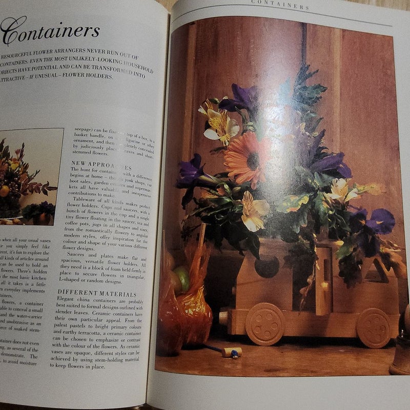 Flower Arranging by Susan Conder, Sue Phillips, Pamela Westland