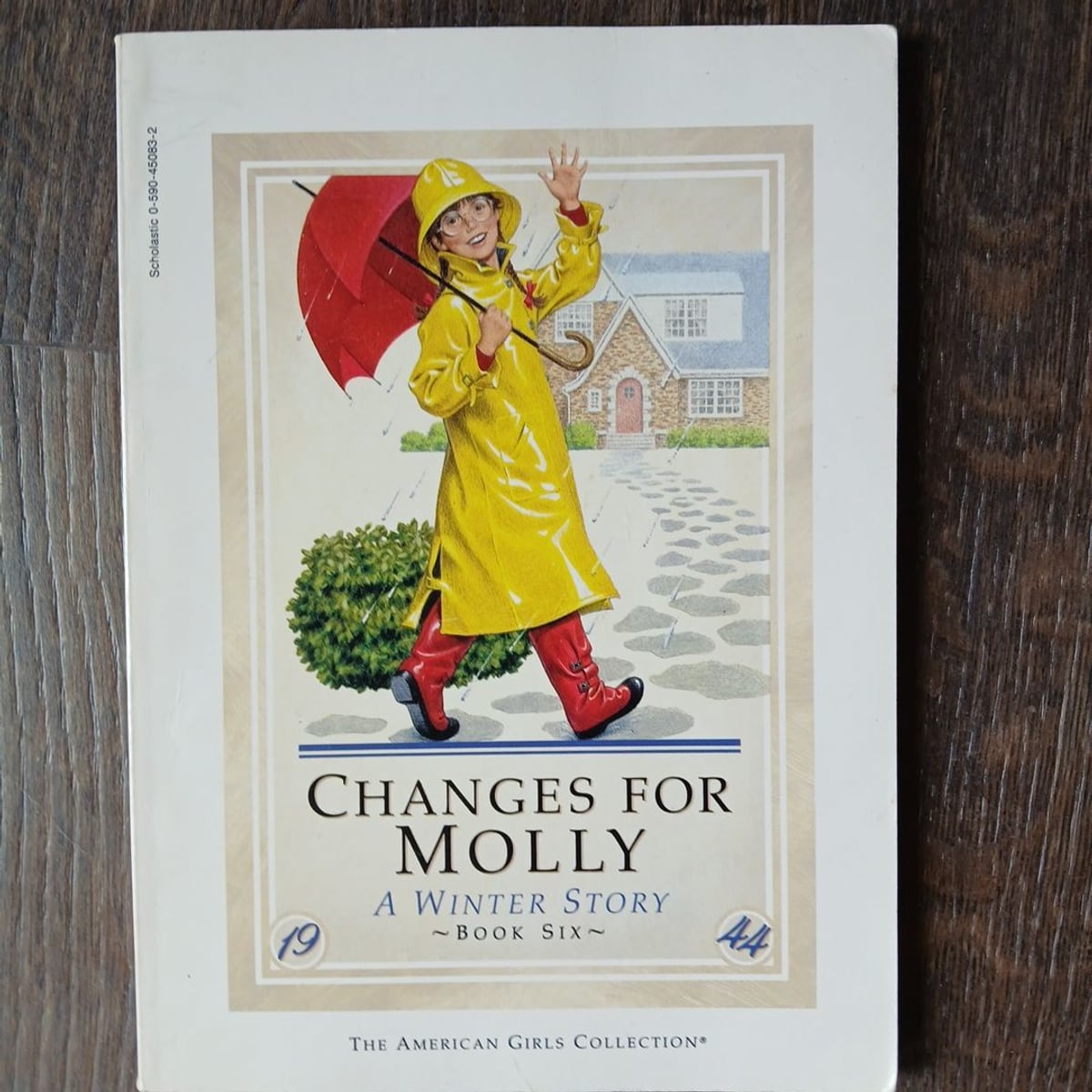 Changes for Molly by America Girl, Paperback | Pangobooks