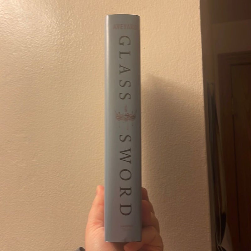 Glass Sword by Victoria Aveyard, Hardcover | Pangobooks