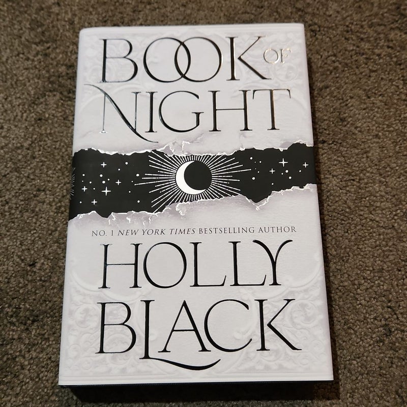 Book of Night by Holly Black , Hardcover | Pangobooks