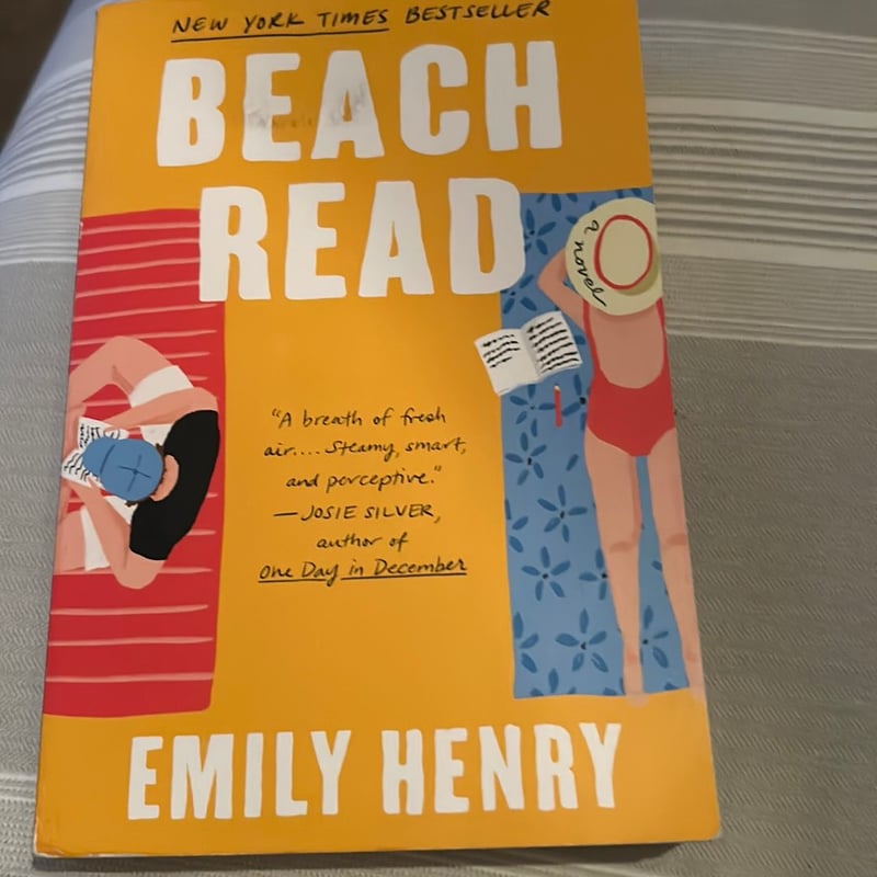 Beach Read by Emily Henry, Paperback | Pangobooks