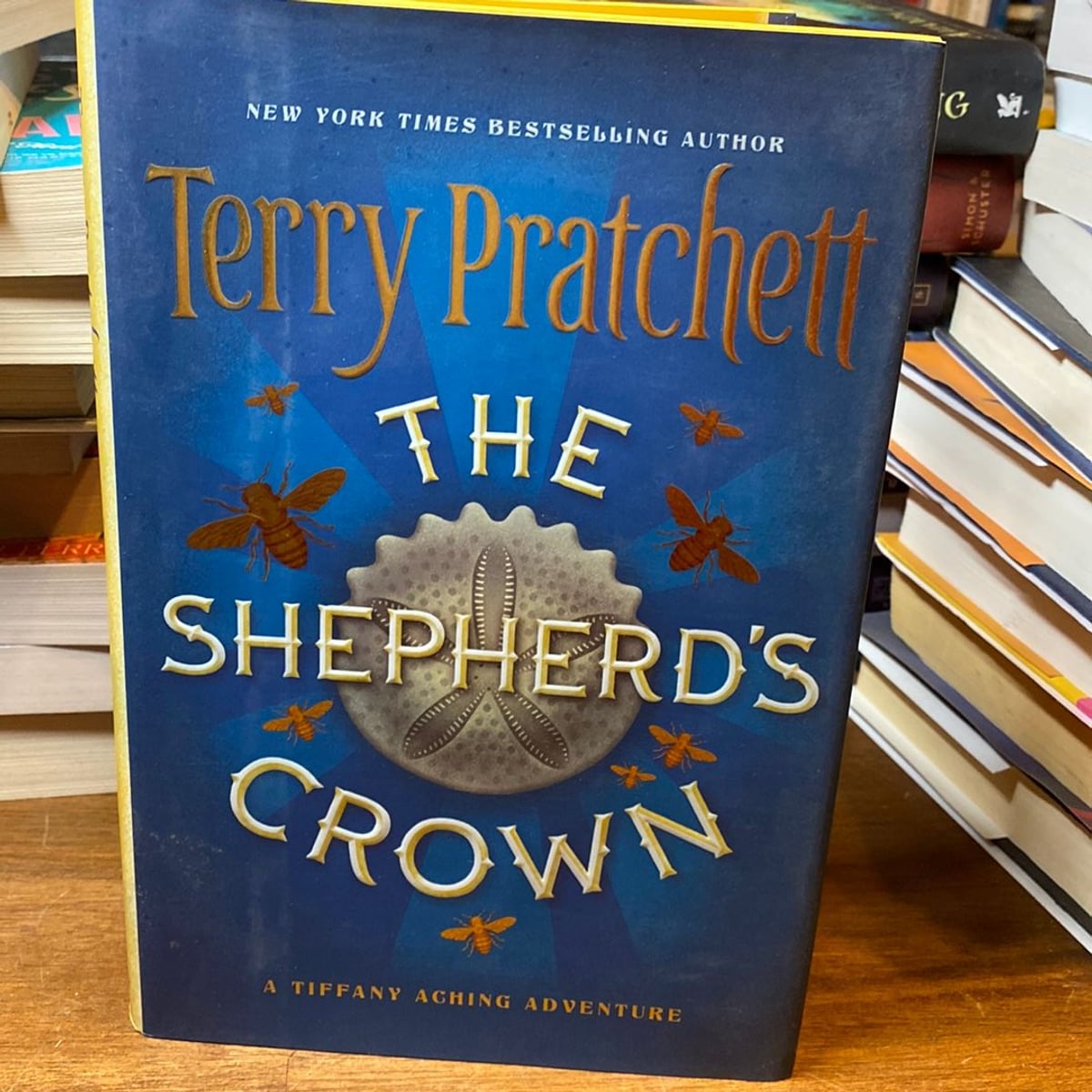 The Shepherd's Crown by Terry Pratchett, Hardcover | Pangobooks