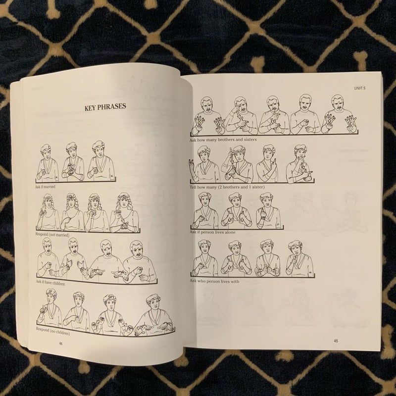 Signing Naturally Level 1 by Cheri Smith, Ella Mae Lentz, Ken Mikos