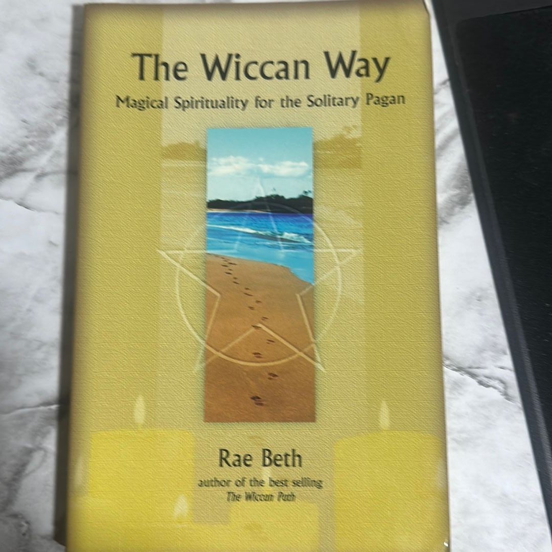 The Wiccan Way by Rae Beth, Paperback | Pangobooks