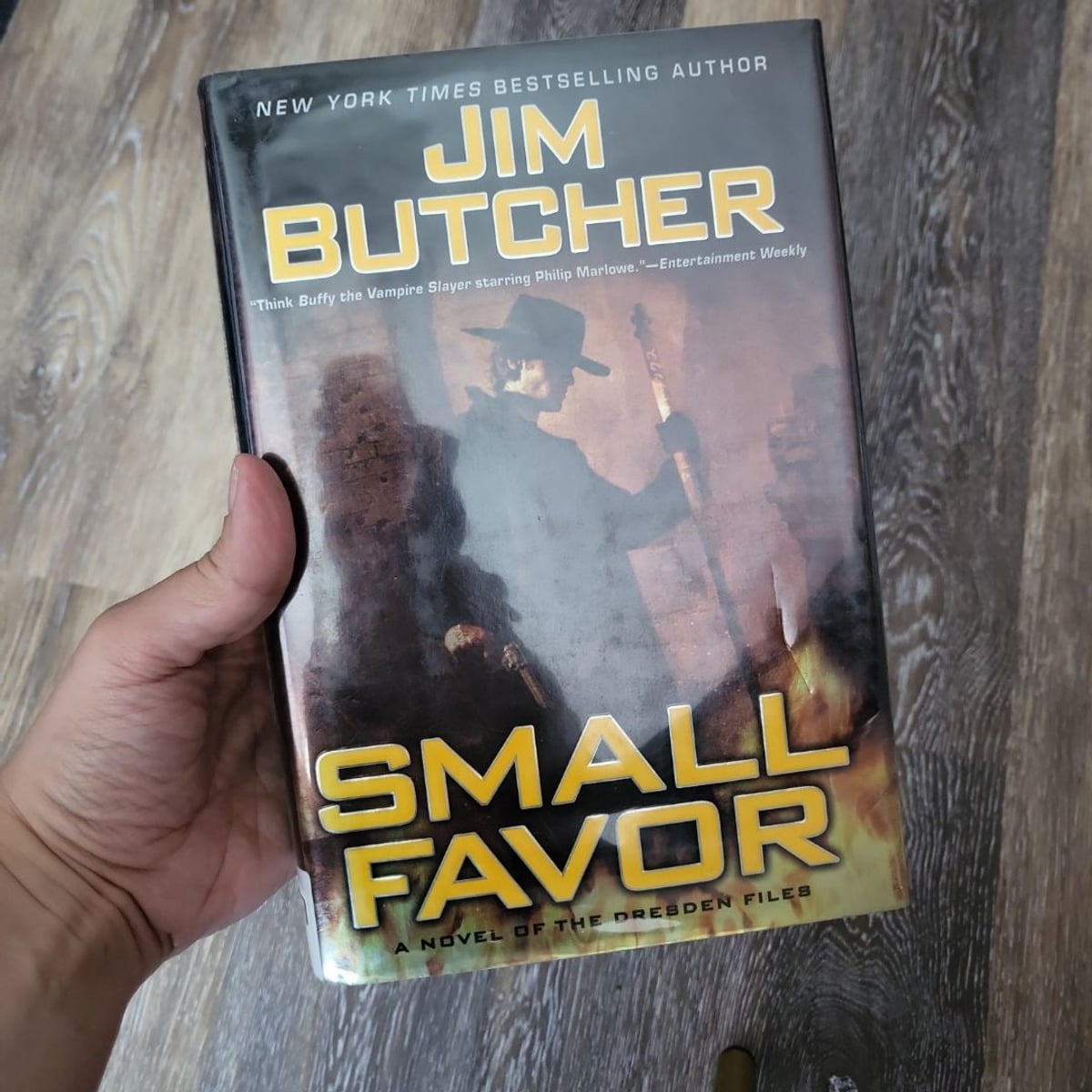 Small Favor by Jim Butcher, Hardcover | Pangobooks
