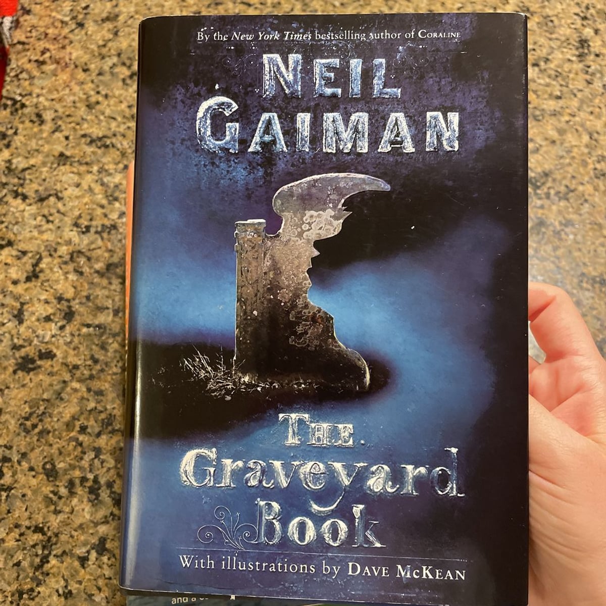 The Graveyard Book by Neil Gaiman, Hardcover | Pangobooks
