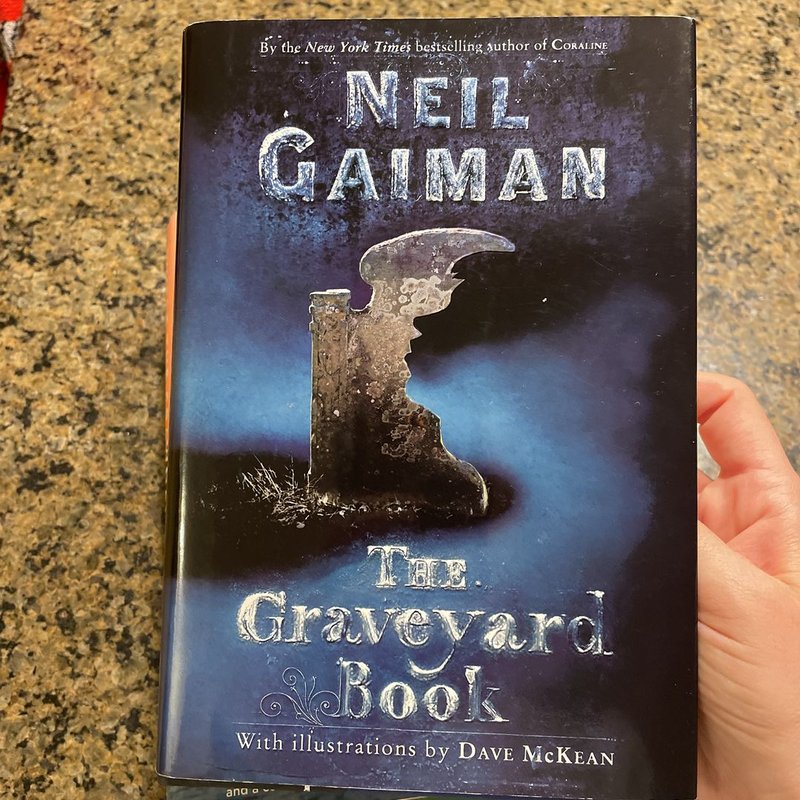 The Graveyard Book by Neil Gaiman, Hardcover | Pangobooks