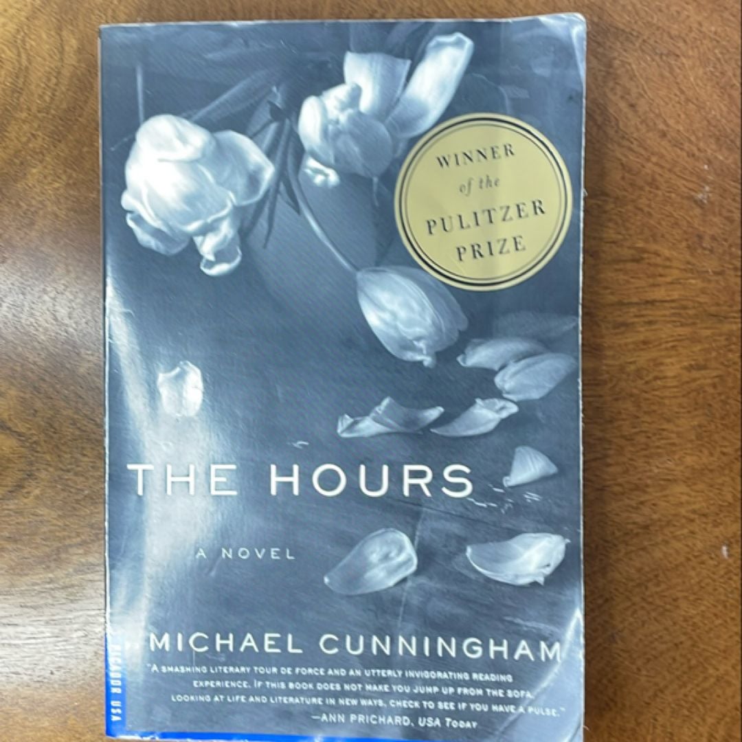 The Hours by Michael Cunningham, Paperback | Pangobooks