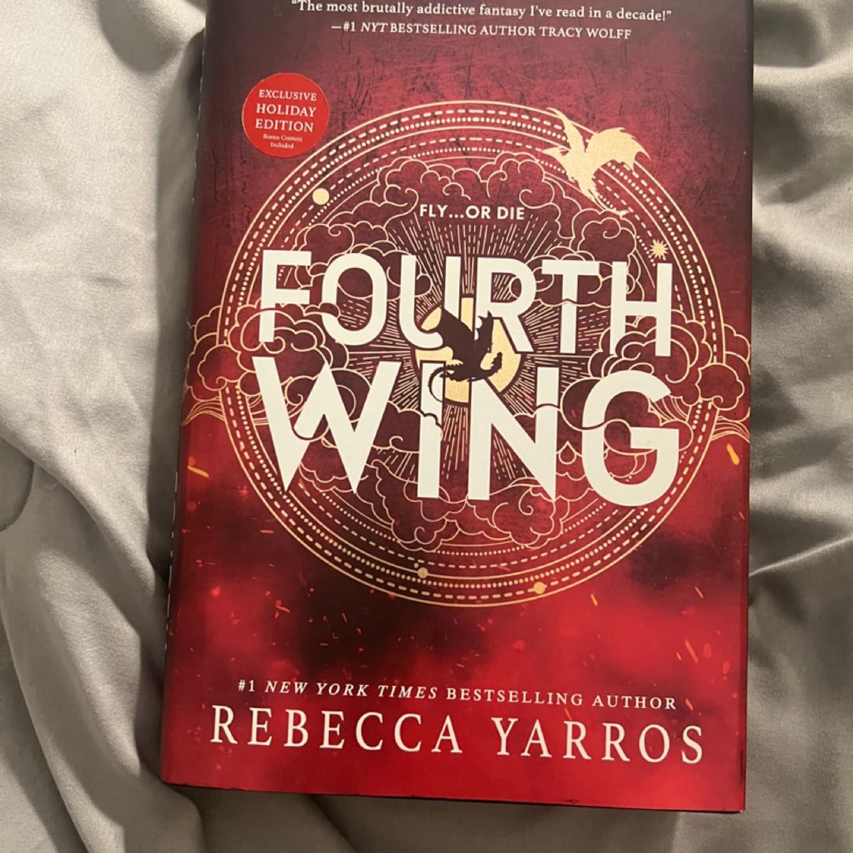 Fourth Wing Holiday Edition by Rebecca Yarros, Hardcover | Pangobooks