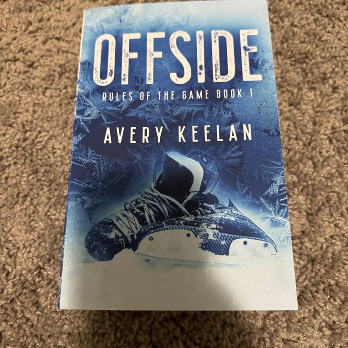 Offside by Avery Keelan, Paperback | Pangobooks