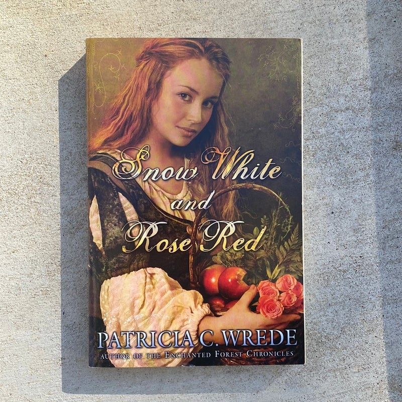 Snow White and Rose Red by Patricia Wrede, Paperback | Pangobooks