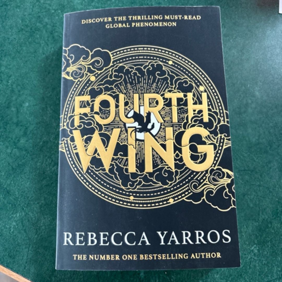 Fourth Wing paperback by rebecca yarros, Paperback | Pangobooks