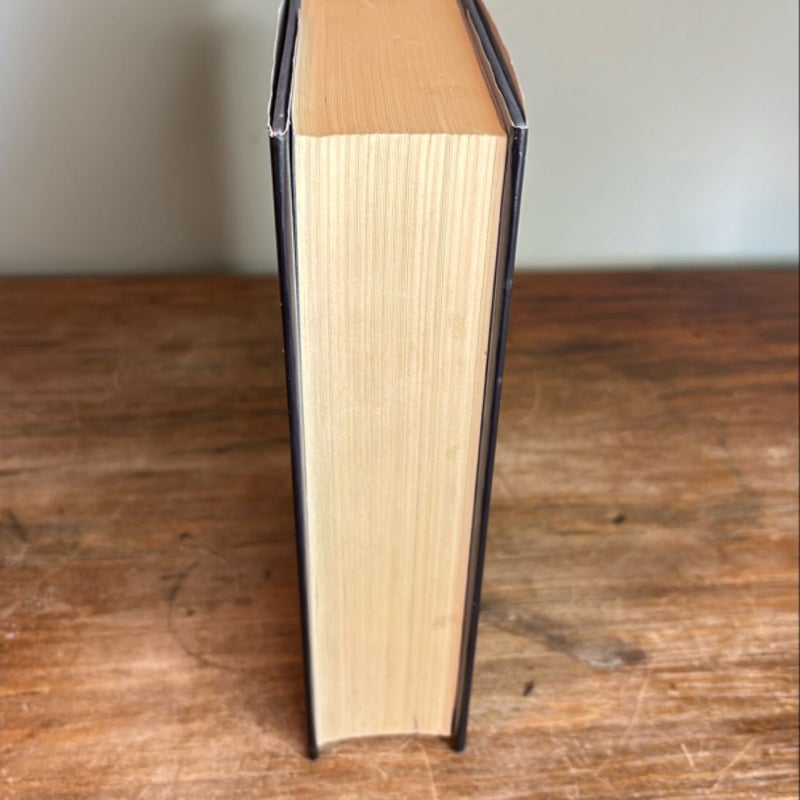 War Storm by Victoria Aveyard, Hardcover | Pangobooks