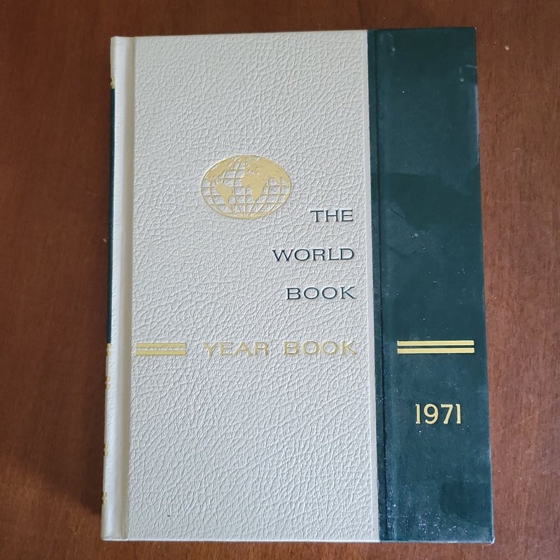 The World Book Year Book 1971 by World Book, Hardcover | Pangobooks