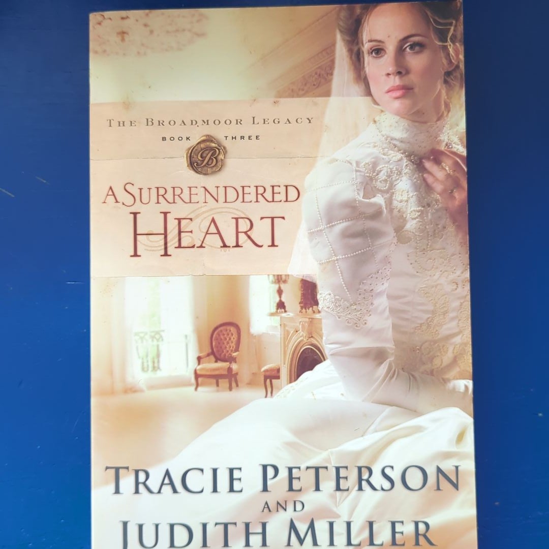A Surrendered Heart by Tracie Peterson, Paperback | Pangobooks