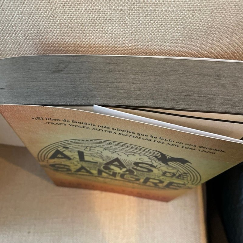 Fourth Wing Sprayed edges Spanish edition by Rebecca Yarros, Paperback ...