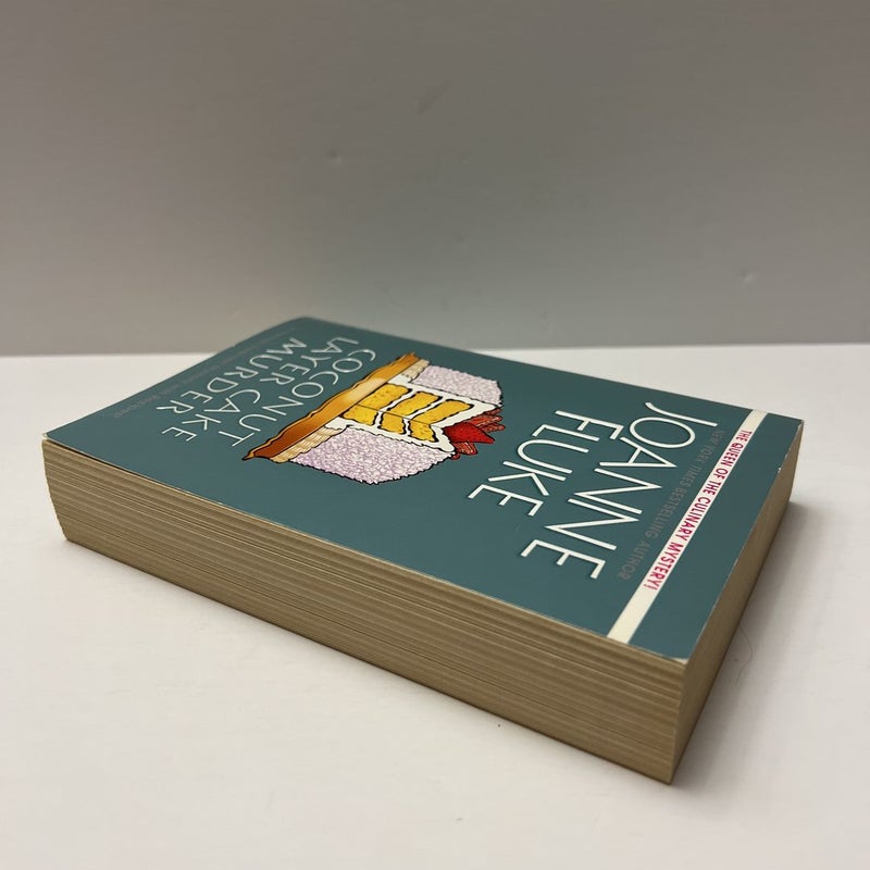 Coconut Layer Cake Murder (Hannah Swenson Mystery, Book 25) by Joanne ...