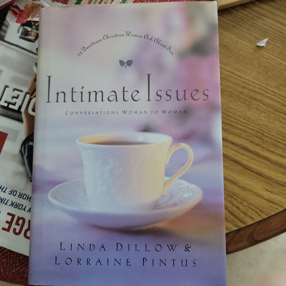Intimate Issues by Linda Dillow, Hardcover | Pangobooks
